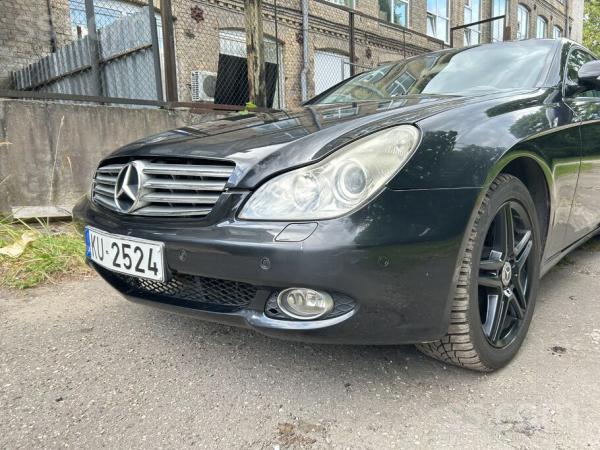 Melns Mercedes-Benz CLS 350 2004 Rīga, ar dzinēja tilpumu 3.50 L un nobraukumu 220 tūkst. km par 3500 €, foto 3 vietnē AUTOMOTO.COM.LV
