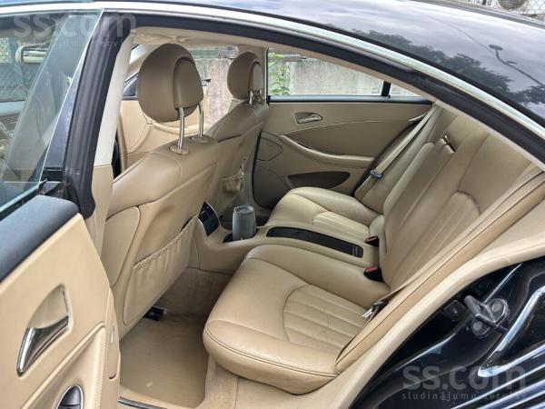 Melns Mercedes-Benz CLS 350 2004 Rīga, ar dzinēja tilpumu 3.50 L un nobraukumu 220 tūkst. km par 3500 €, foto 5 vietnē AUTOMOTO.COM.LV