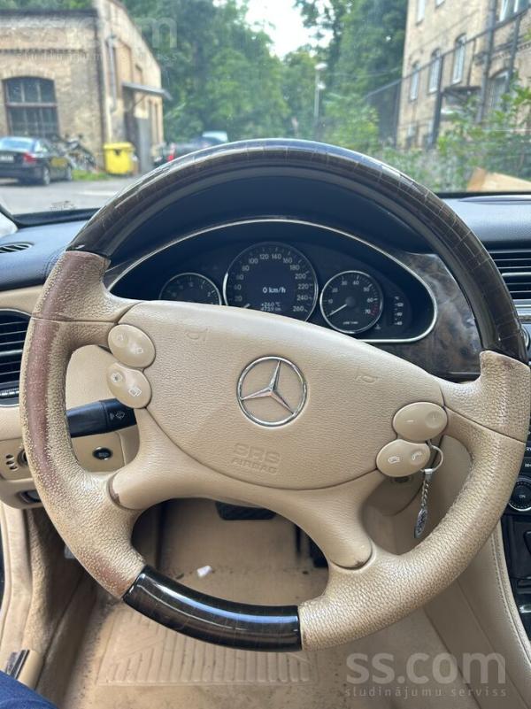 Melns Mercedes-Benz CLS 350 2004 Rīga, ar dzinēja tilpumu 3.50 L un nobraukumu 220 tūkst. km par 3500 €, foto 7 vietnē AUTOMOTO.COM.LV