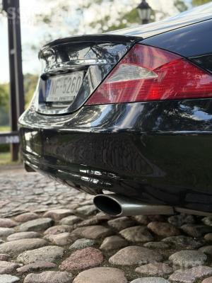 Melns Mercedes-Benz CLS 350 2004 Kuldīga, ar dzinēja tilpumu 3.50 L un nobraukumu 285 tūkst. km par 3700 €, foto 4 vietnē AUTOMOTO.COM.LV