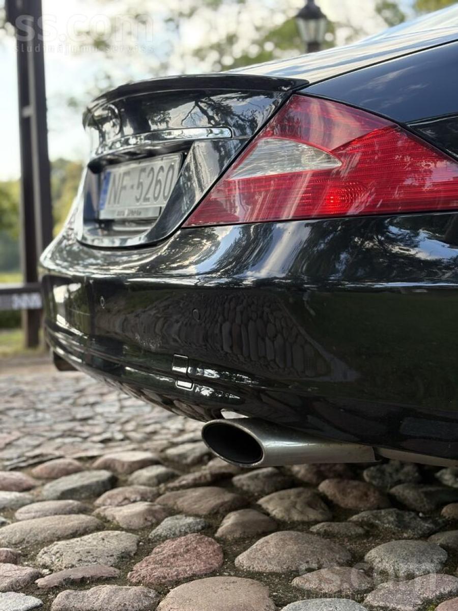 Melns Mercedes-Benz CLS 350 2004 Kuldīga, ar dzinēja tilpumu 3.50 L un nobraukumu 285 tūkst. km par 3700 €, foto 4 vietnē AUTOMOTO.COM.LV