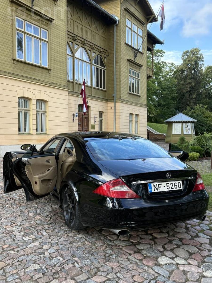 Melns Mercedes-Benz CLS 350 2004 Kuldīga, ar dzinēja tilpumu 3.50 L un nobraukumu 285 tūkst. km par 3700 €, foto 6 vietnē AUTOMOTO.COM.LV