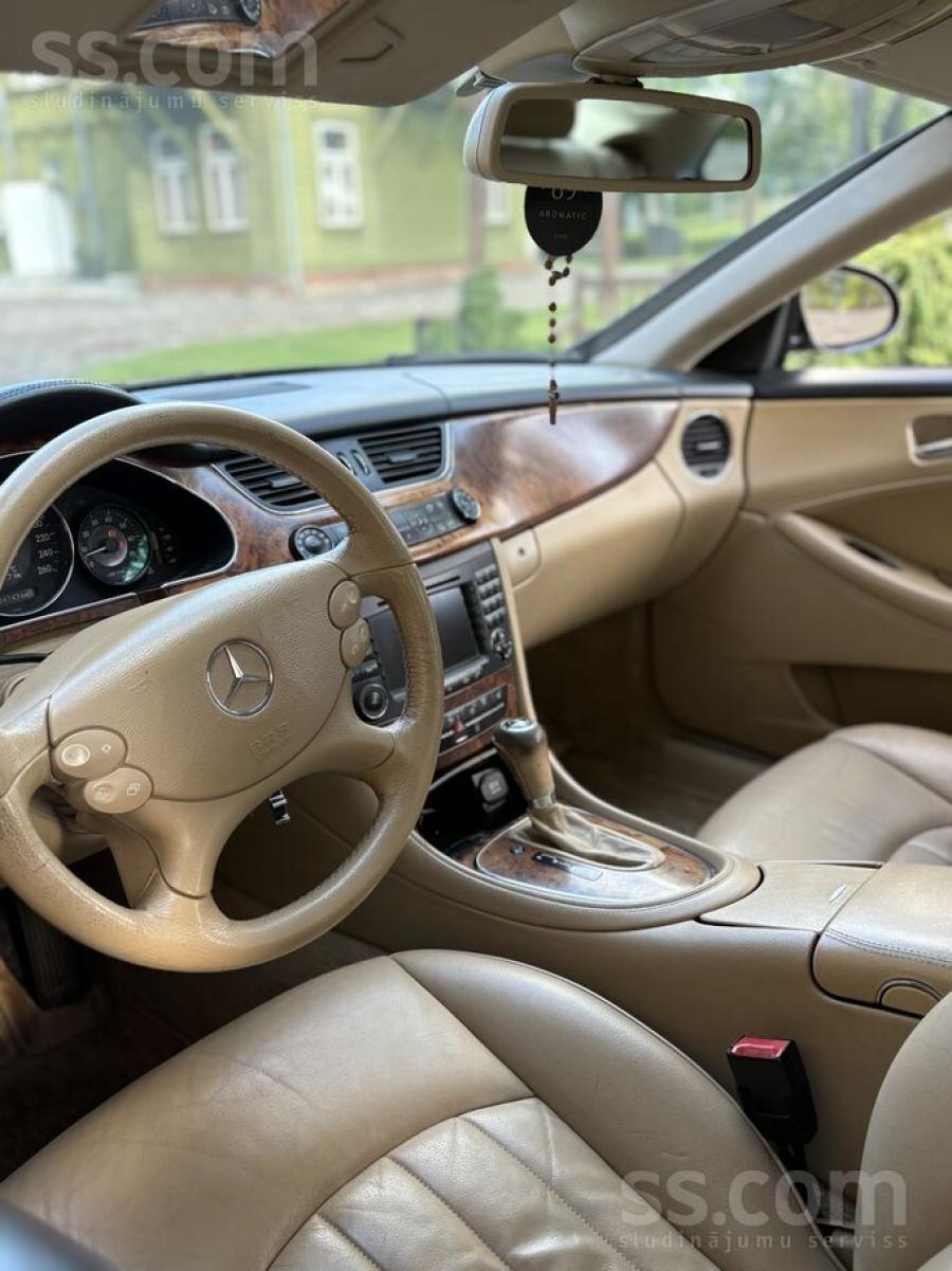 Melns Mercedes-Benz CLS 350 2004 Kuldīga, ar dzinēja tilpumu 3.50 L un nobraukumu 285 tūkst. km par 3700 €, foto 12 vietnē AUTOMOTO.COM.LV