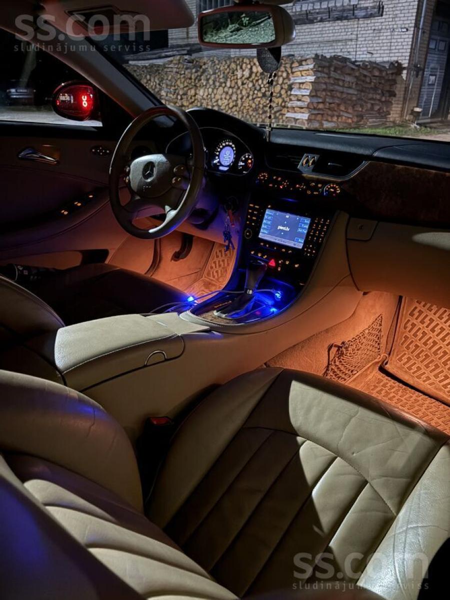 Melns Mercedes-Benz CLS 350 2004 Kuldīga, ar dzinēja tilpumu 3.50 L un nobraukumu 285 tūkst. km par 3700 €, foto 13 vietnē AUTOMOTO.COM.LV