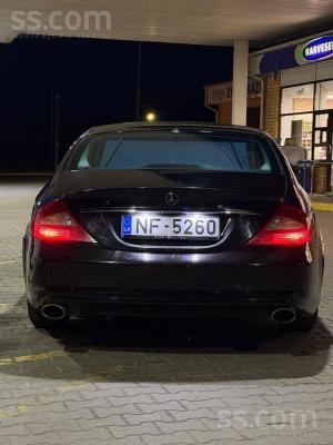 Melns Mercedes-Benz CLS 350 2004 Kuldīga, ar dzinēja tilpumu 3.50 L un nobraukumu 285 tūkst. km par 3700 €, foto 16 vietnē AUTOMOTO.COM.LV