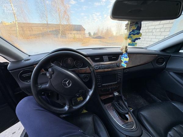 Black Mercedes-Benz CLS 350 2005 in Radviliskis, with an engine capacity of 3.50 L and mileage of 300 thousand km for 1600 €, photo 6 on AUTOMOTO.COM.LV