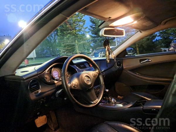 Black Mercedes-Benz CLS 350 2005 in Riga, with an engine capacity of 3.50 L and mileage of 0 thousand km for 2900 €, photo 10 on AUTOMOTO.COM.LV
