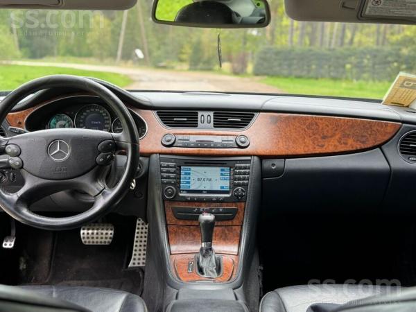 Black Mercedes-Benz CLS 350 2006 in Riga, with an engine capacity of 3.50 L and mileage of 286 thousand km for 3850 €, photo 7 on AUTOMOTO.COM.LV