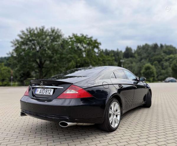 Black Mercedes-Benz CLS 350 2006 in Vilnius, with an engine capacity of 3.50 L and mileage of 463 thousand km for 4400 €, photo 2 on AUTOMOTO.COM.LV