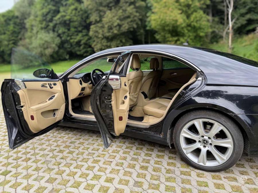 Черный Мерседес ЦЛС 350 2006 в Вильнюс, объемом двигателя 3.50 л и пробегом 463 тыс. км за 4400 €, фото 9 на AUTOMOTO.COM.LV