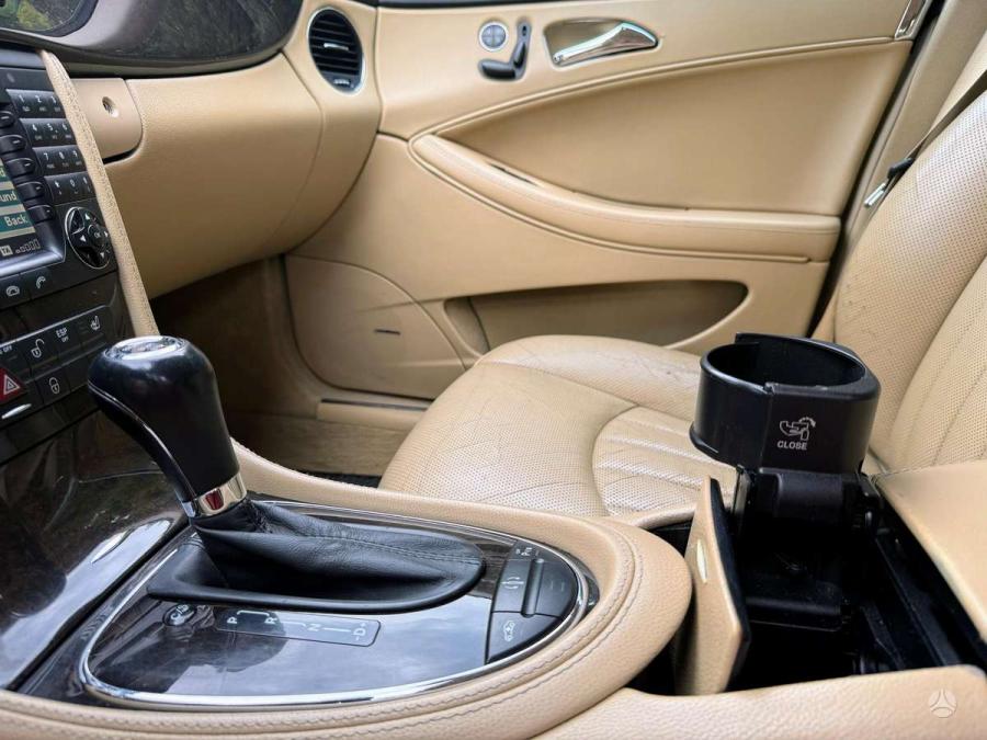 Черный Мерседес ЦЛС 350 2006 в Вильнюс, объемом двигателя 3.50 л и пробегом 463 тыс. км за 4400 €, фото 17 на AUTOMOTO.COM.LV