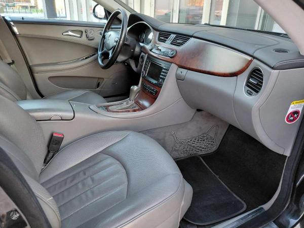 Черный Мерседес ЦЛС 350 2008 в Вильнюс, объемом двигателя 3.50 л и пробегом 279 тыс. км за 5500 €, фото 11 на AUTOMOTO.COM.LV