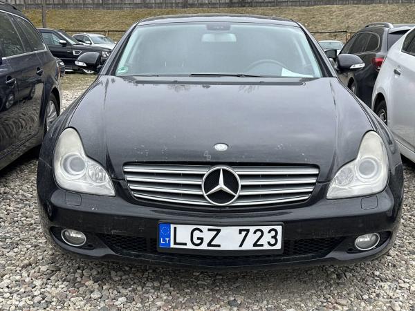 Melns Mercedes-Benz CLS 350 2008 Viļņa, ar dzinēja tilpumu 3.50 L un nobraukumu 279 tūkst. km par 3800 €, foto 2 vietnē AUTOMOTO.COM.LV