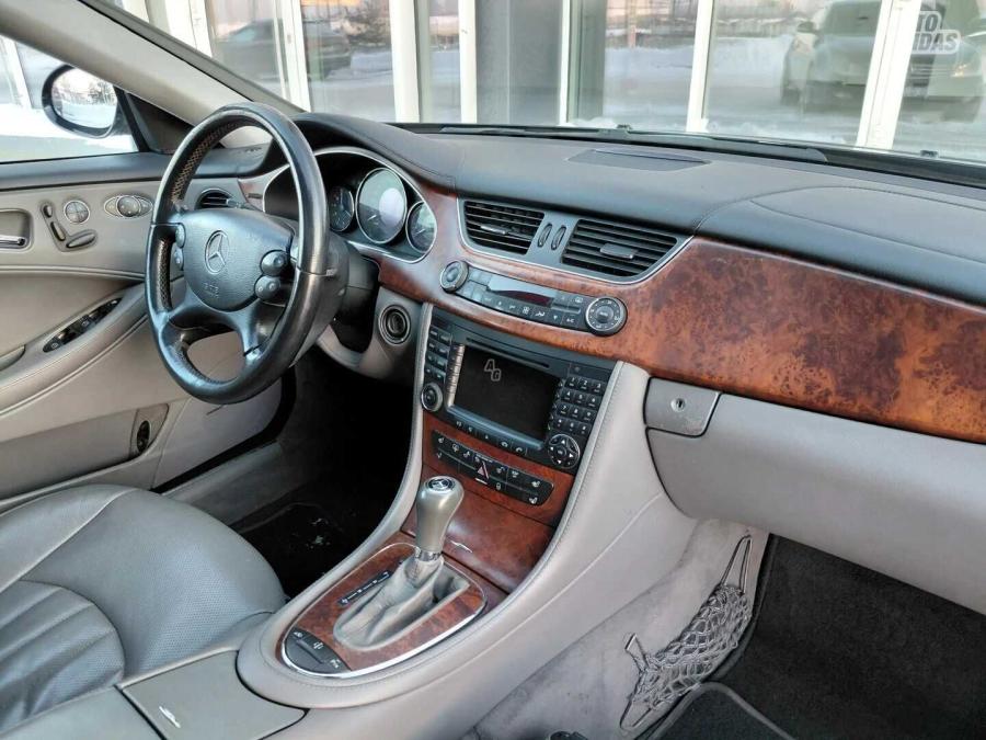 Черный Мерседес ЦЛС 350 2008 в Вильнюс, объемом двигателя 3.50 л и пробегом 279 тыс. км за 3800 €, фото 13 на AUTOMOTO.COM.LV