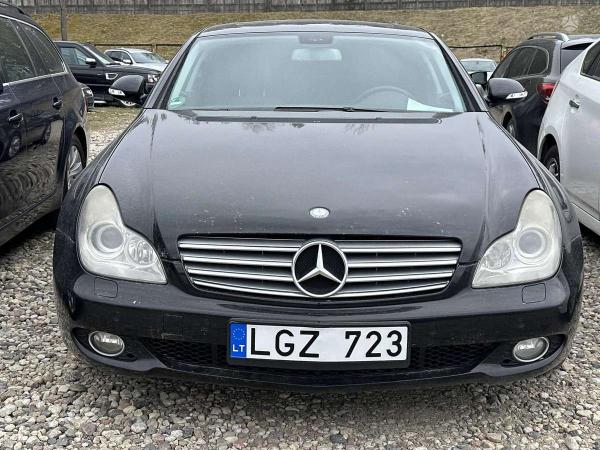 Мерседес ЦЛС 350 2008 в Вильнюс на AUTOMOTO.COM.LV Черный Мерседес ЦЛС 350 2008 в Вильнюс, объемом двигателя 3.50 л и пробегом 279 тыс. км за 3800 €, фото 3 на AUTOMOTO.COM.LV