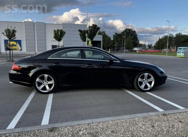 Black Mercedes-Benz CLS 350 2010 in Riga, with an engine capacity of 3.00 L and mileage of 298 thousand km for 7199 €, photo 4 on AUTOMOTO.COM.LV