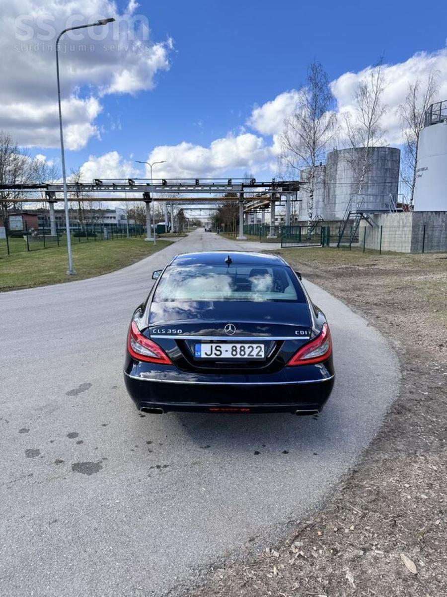 Black Mercedes-Benz CLS 350 2011 in Riga, with an engine capacity of 3.50 L and mileage of 295 thousand km for 16500 €, photo 3 on AUTOMOTO.COM.LV