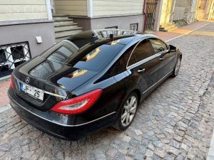 Melns Mercedes-Benz CLS 350 2011 Cēsis, ar dzinēja tilpumu 3.00 L un nobraukumu 344 tūkst. km par 12850 €, foto 5 vietnē AUTOMOTO.COM.LV