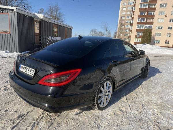 Black Mercedes-Benz CLS 350 2011 in Kedainiai, with an engine capacity of 3.00 L and mileage of 380 thousand km for 11400 €, photo 5 on AUTOMOTO.COM.LV