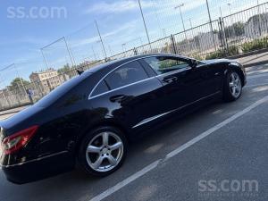 Black Mercedes-Benz CLS 350 2011 in Riga, with an engine capacity of 3.00 L and mileage of 263 thousand km for 12100 €, photo 5 on AUTOMOTO.COM.LV