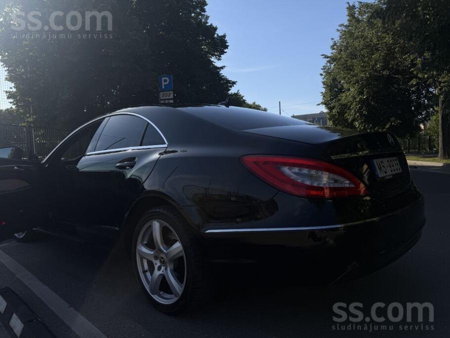 Black Mercedes-Benz CLS 350 2011 in Riga, with an engine capacity of 3.00 L and mileage of 263 thousand km for 12100 €, photo 13 on AUTOMOTO.COM.LV