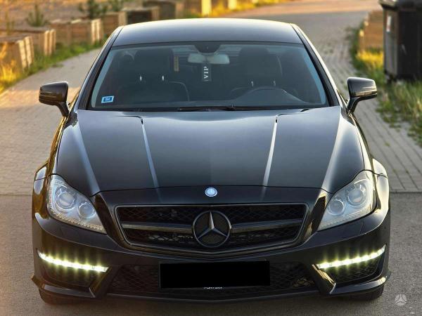 Black Mercedes-Benz CLS 350 2011 in Radviliskis, with an engine capacity of 3.00 L and mileage of 302 thousand km for 9750 €, photo 1 on AUTOMOTO.COM.LV