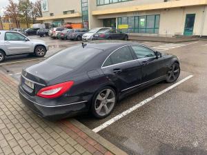 Melns Mercedes-Benz CLS 350 2011 Druskininkai, ar dzinēja tilpumu 3.50 L un nobraukumu 386 tūkst. km par 10800 €, foto 5 vietnē AUTOMOTO.COM.LV