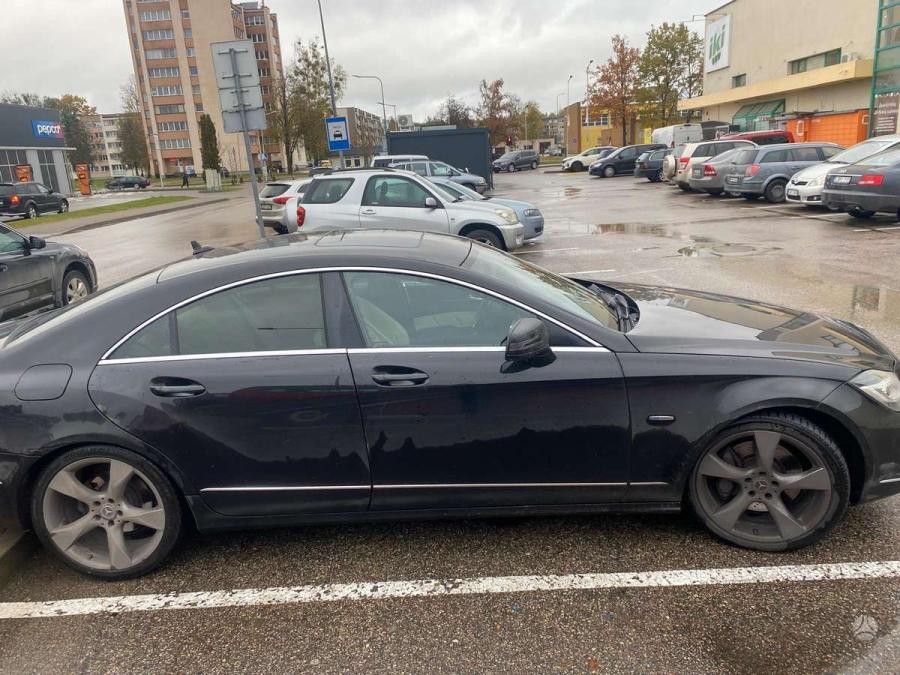 Melns Mercedes-Benz CLS 350 2011 Druskininkai, ar dzinēja tilpumu 3.50 L un nobraukumu 386 tūkst. km par 10800 €, foto 9 vietnē AUTOMOTO.COM.LV