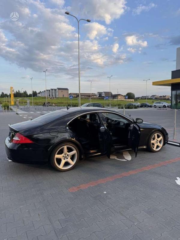 Black Mercedes-Benz CLS 350 2011 in Kaunas, with an engine capacity of 3.50 L and mileage of 232 thousand km for 13890 €, photo 1 on AUTOMOTO.COM.LV