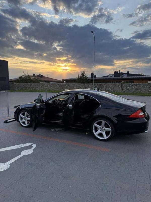 Black Mercedes-Benz CLS 350 2011 in Kaunas, with an engine capacity of 3.50 L and mileage of 232 thousand km for 13890 €, photo 5 on AUTOMOTO.COM.LV