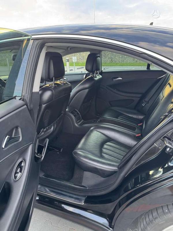 Black Mercedes-Benz CLS 350 2011 in Kaunas, with an engine capacity of 3.50 L and mileage of 232 thousand km for 13890 €, photo 6 on AUTOMOTO.COM.LV