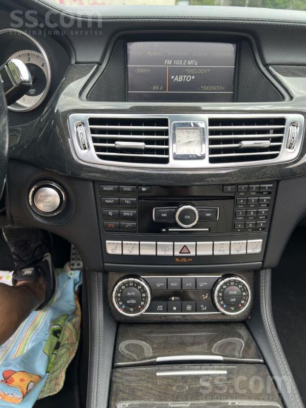 Melns Mercedes-Benz CLS 350 2011 Rīga, ar dzinēja tilpumu 3.00 L un nobraukumu 298 tūkst. km par 11300 €, foto 10 vietnē AUTOMOTO.COM.LV