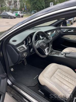 Melns Mercedes-Benz CLS 350 2011 Rīga, ar dzinēja tilpumu 3.00 L un nobraukumu 298 tūkst. km par 11300 €, foto 3 vietnē AUTOMOTO.COM.LV