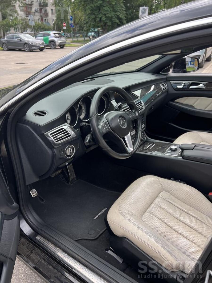 Melns Mercedes-Benz CLS 350 2011 Rīga, ar dzinēja tilpumu 3.00 L un nobraukumu 298 tūkst. km par 11300 €, foto 3 vietnē AUTOMOTO.COM.LV
