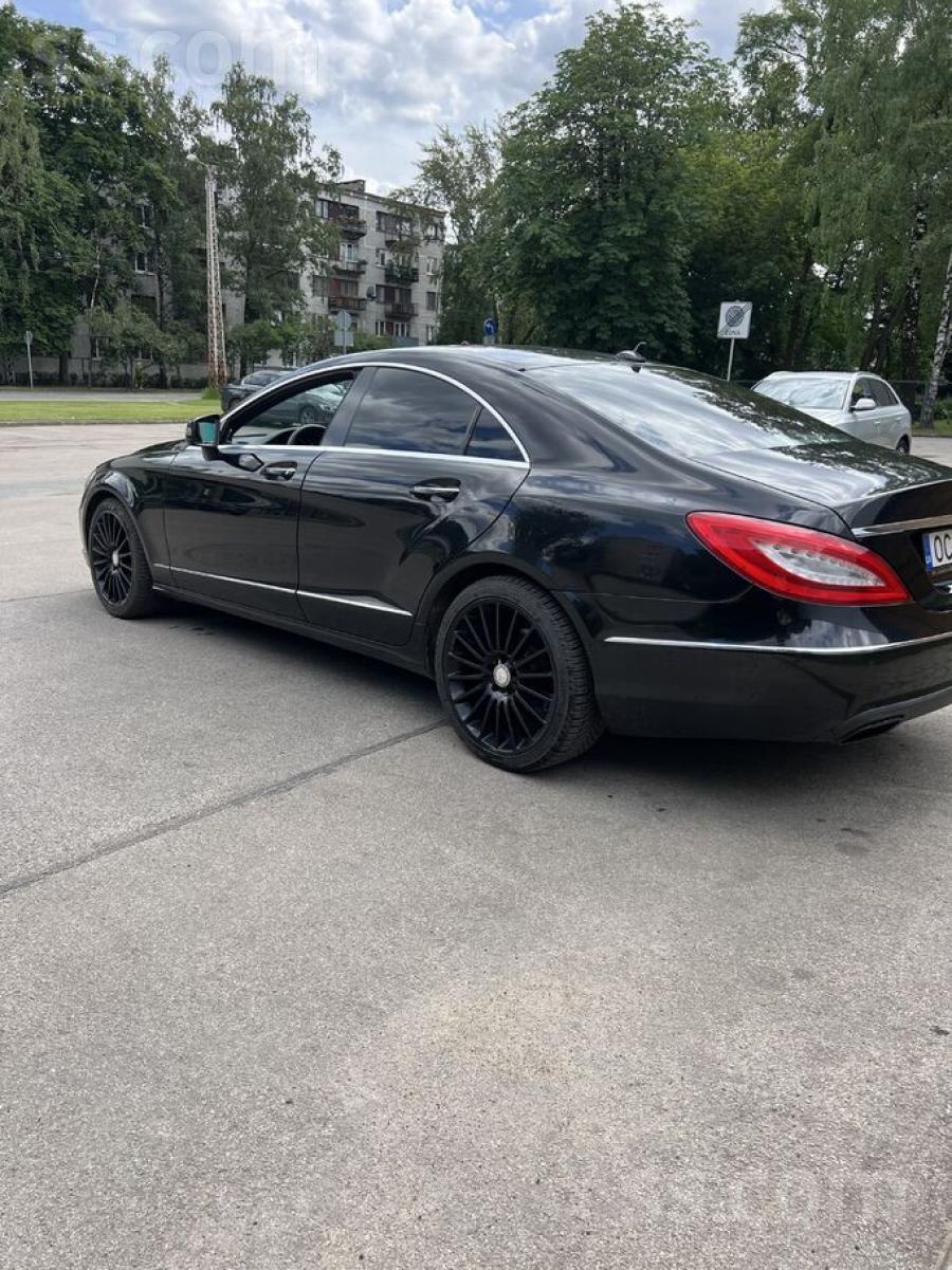Melns Mercedes-Benz CLS 350 2011 Rīga, ar dzinēja tilpumu 3.00 L un nobraukumu 298 tūkst. km par 11300 €, foto 8 vietnē AUTOMOTO.COM.LV