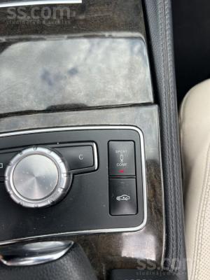 Melns Mercedes-Benz CLS 350 2011 Rīga, ar dzinēja tilpumu 3.00 L un nobraukumu 298 tūkst. km par 11300 €, foto 12 vietnē AUTOMOTO.COM.LV