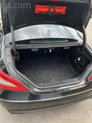 Melns Mercedes-Benz CLS 350 2011 Rīga, ar dzinēja tilpumu 3.00 L un nobraukumu 298 tūkst. km par 11300 €, foto 18 vietnē AUTOMOTO.COM.LV