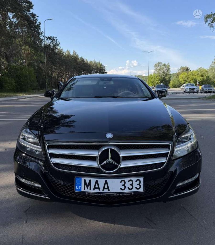Black Mercedes-Benz CLS 350 2011 in Kaunas, with an engine capacity of 3.00 L and mileage of 290 thousand km for 11400 €, photo 3 on AUTOMOTO.COM.LV