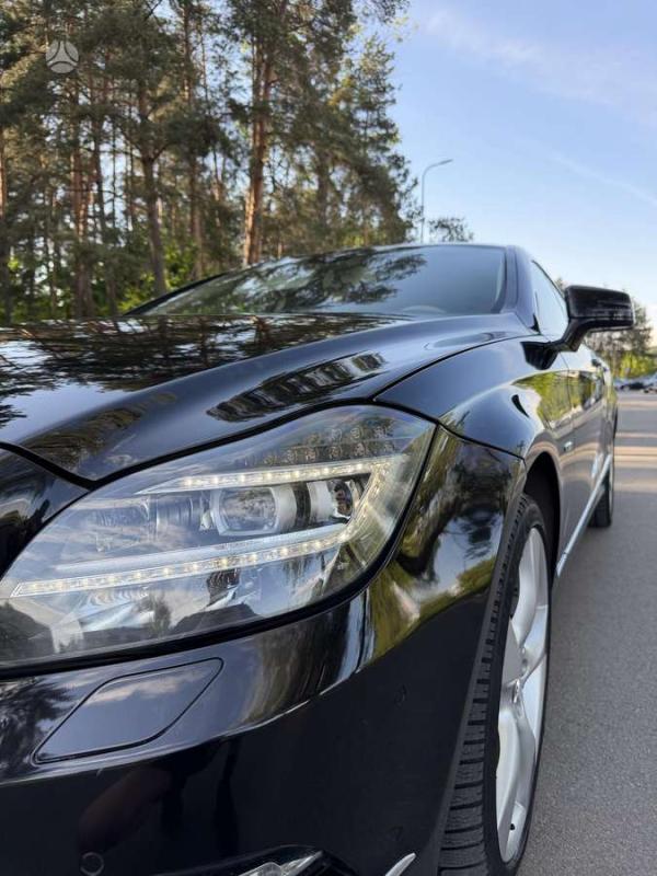 Black Mercedes-Benz CLS 350 2011 in Kaunas, with an engine capacity of 3.00 L and mileage of 290 thousand km for 11400 €, photo 5 on AUTOMOTO.COM.LV
