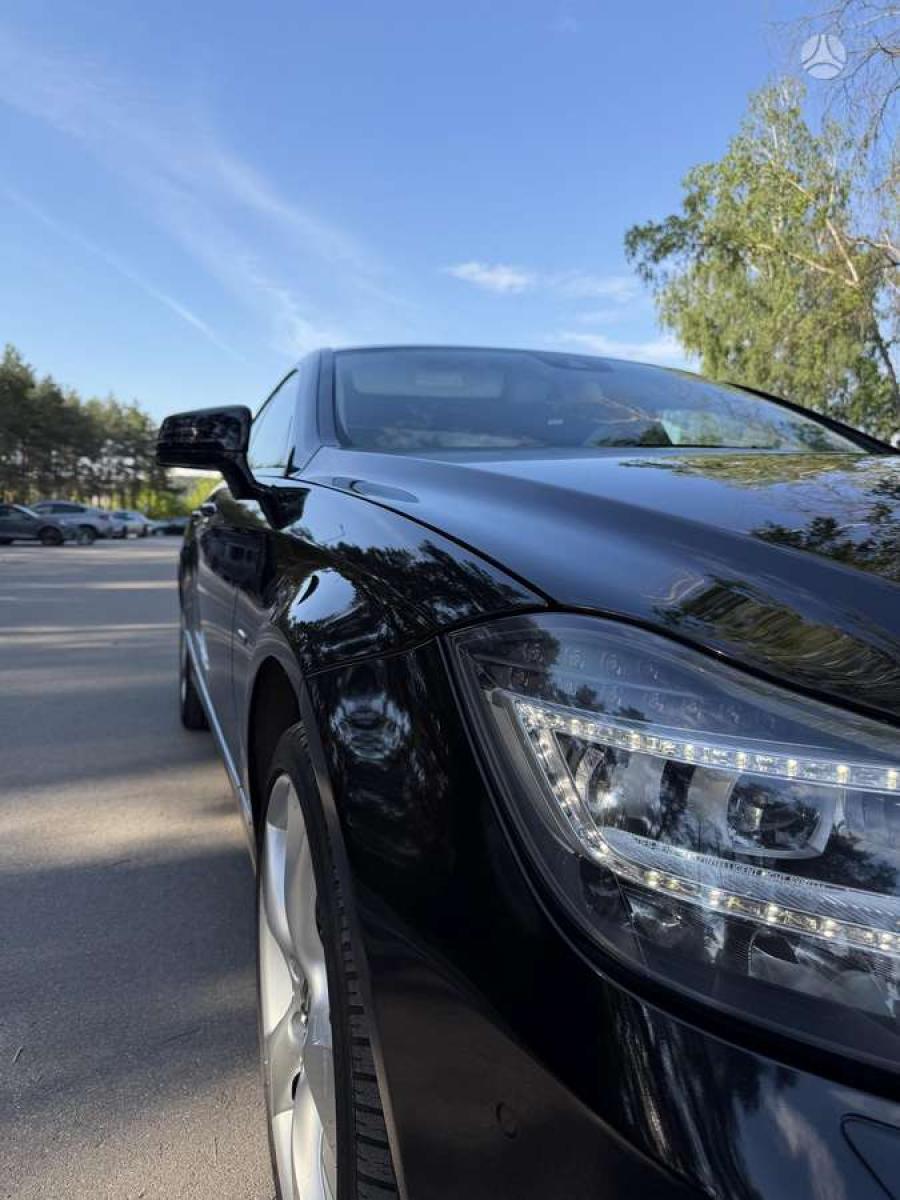 Black Mercedes-Benz CLS 350 2011 in Kaunas, with an engine capacity of 3.00 L and mileage of 290 thousand km for 11400 €, photo 7 on AUTOMOTO.COM.LV