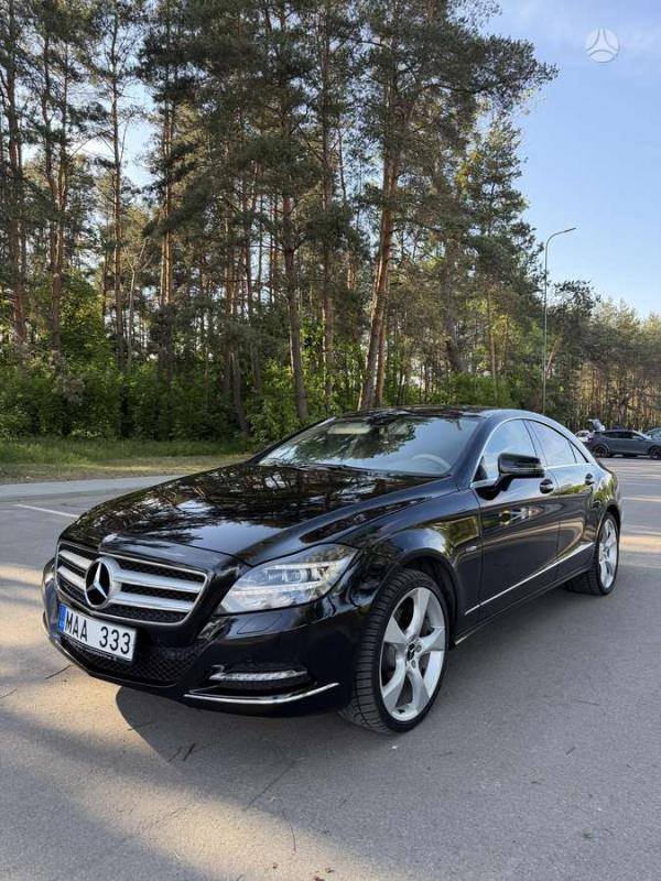 Black Mercedes-Benz CLS 350 2011 in Kaunas, with an engine capacity of 3.00 L and mileage of 290 thousand km for 11400 €, photo 8 on AUTOMOTO.COM.LV