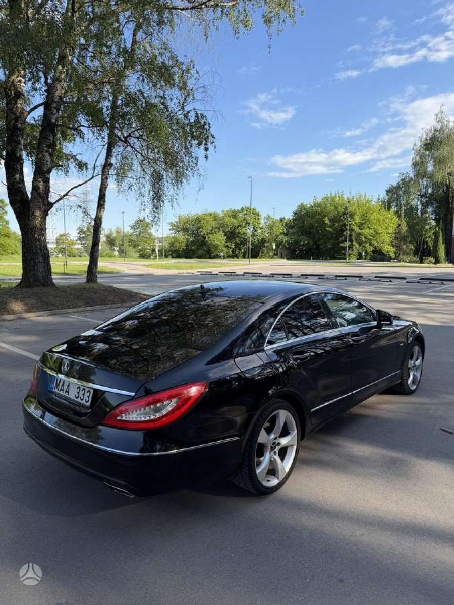 Black Mercedes-Benz CLS 350 2011 in Kaunas, with an engine capacity of 3.00 L and mileage of 290 thousand km for 11400 €, photo 11 on AUTOMOTO.COM.LV
