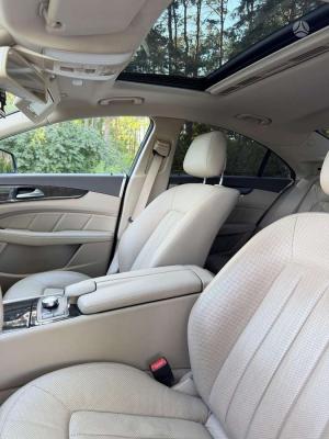 Black Mercedes-Benz CLS 350 2011 in Kaunas, with an engine capacity of 3.00 L and mileage of 290 thousand km for 11400 €, photo 17 on AUTOMOTO.COM.LV