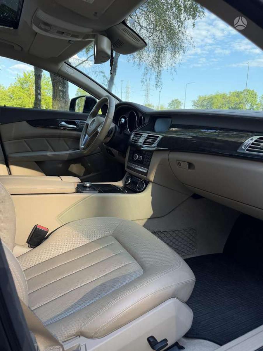 Black Mercedes-Benz CLS 350 2011 in Kaunas, with an engine capacity of 3.00 L and mileage of 290 thousand km for 11400 €, photo 24 on AUTOMOTO.COM.LV