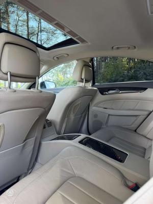 Black Mercedes-Benz CLS 350 2011 in Kaunas, with an engine capacity of 3.00 L and mileage of 290 thousand km for 11400 €, photo 28 on AUTOMOTO.COM.LV