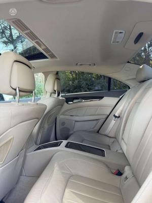 Black Mercedes-Benz CLS 350 2011 in Kaunas, with an engine capacity of 3.00 L and mileage of 290 thousand km for 11400 €, photo 29 on AUTOMOTO.COM.LV