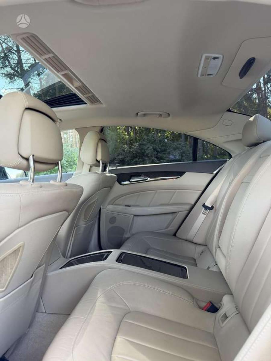 Black Mercedes-Benz CLS 350 2011 in Kaunas, with an engine capacity of 3.00 L and mileage of 290 thousand km for 11400 €, photo 29 on AUTOMOTO.COM.LV