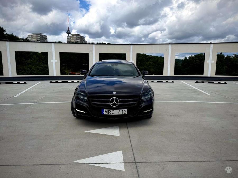 Melns Mercedes-Benz CLS 350 2011 Viļņa, ar dzinēja tilpumu 3.00 L un nobraukumu 300 tūkst. km par 12000 €, foto 3 vietnē AUTOMOTO.COM.LV