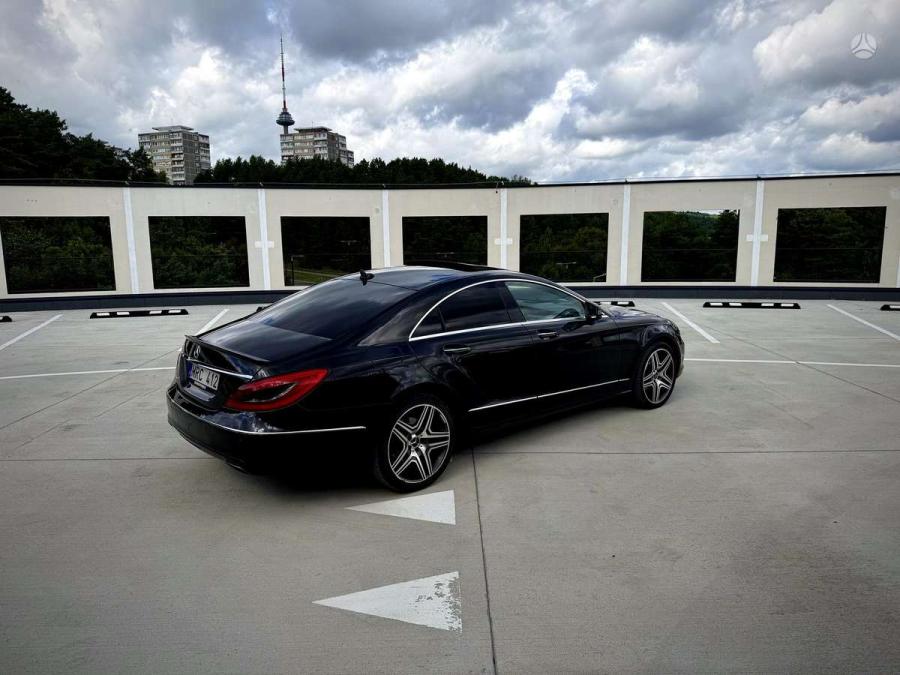 Melns Mercedes-Benz CLS 350 2011 Viļņa, ar dzinēja tilpumu 3.00 L un nobraukumu 300 tūkst. km par 12000 €, foto 8 vietnē AUTOMOTO.COM.LV