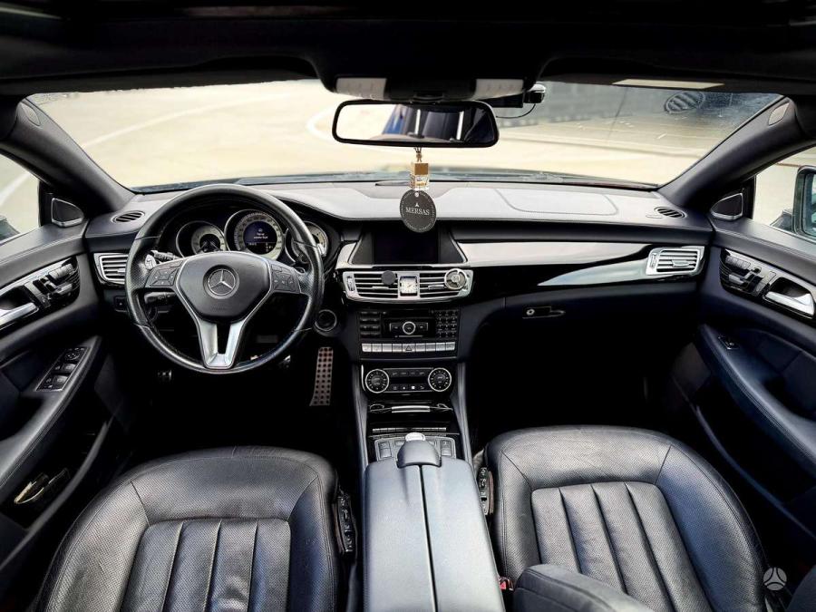 Melns Mercedes-Benz CLS 350 2011 Viļņa, ar dzinēja tilpumu 3.00 L un nobraukumu 300 tūkst. km par 12000 €, foto 19 vietnē AUTOMOTO.COM.LV